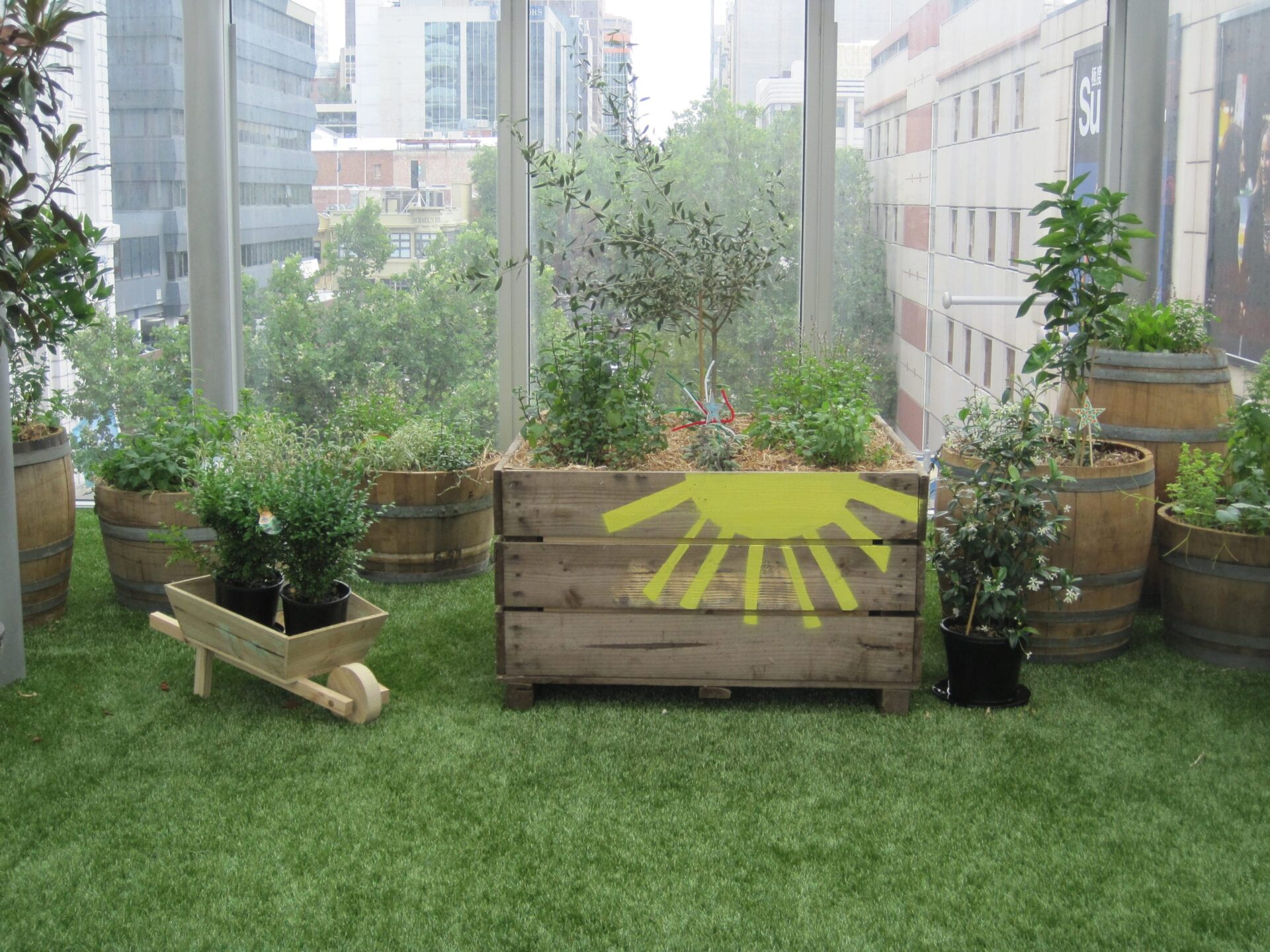 Installing TigerTurf Onto Rooftops And Balconies | TigerTurf